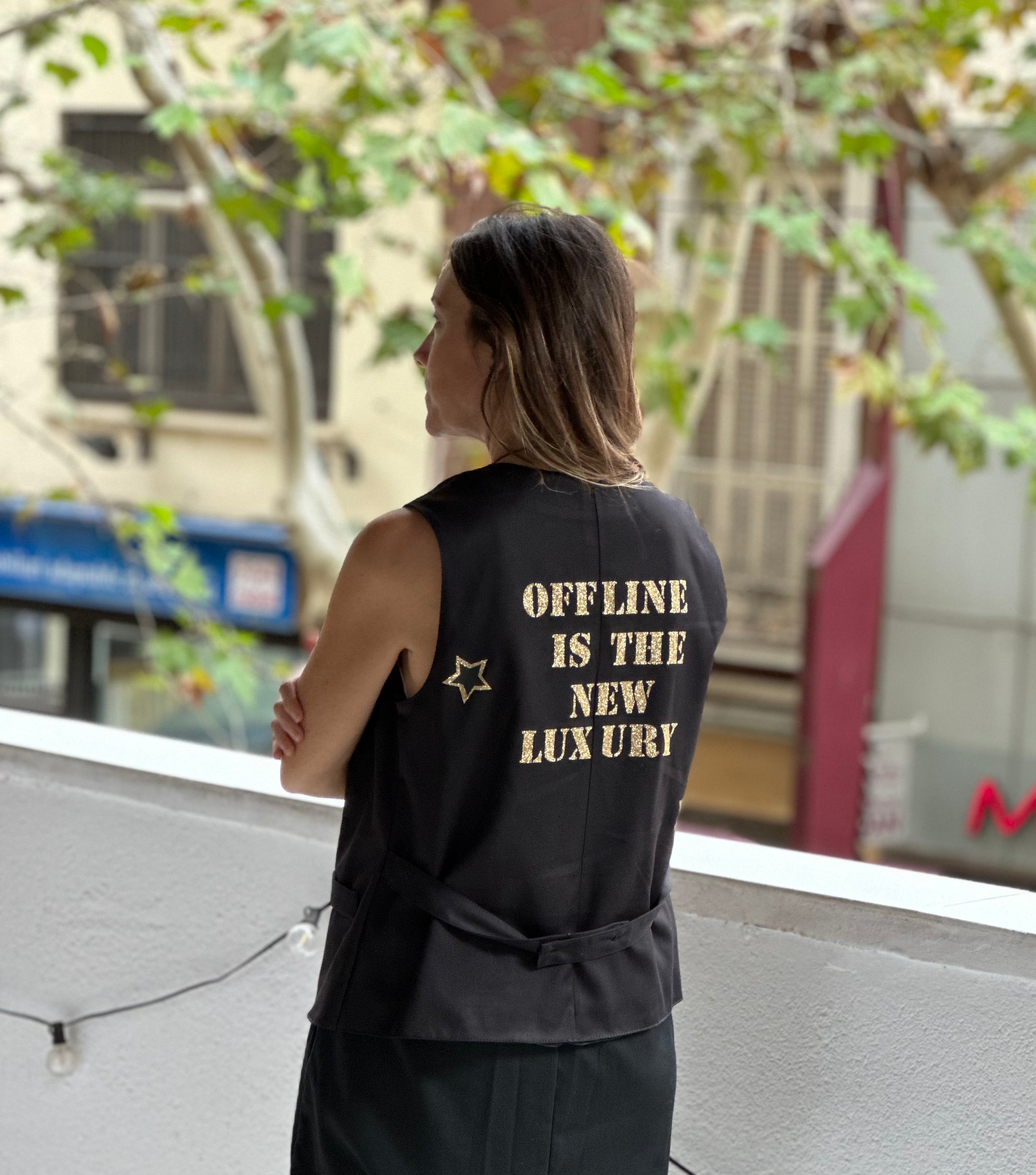 Chaleco “offline” – Singularwardrobe